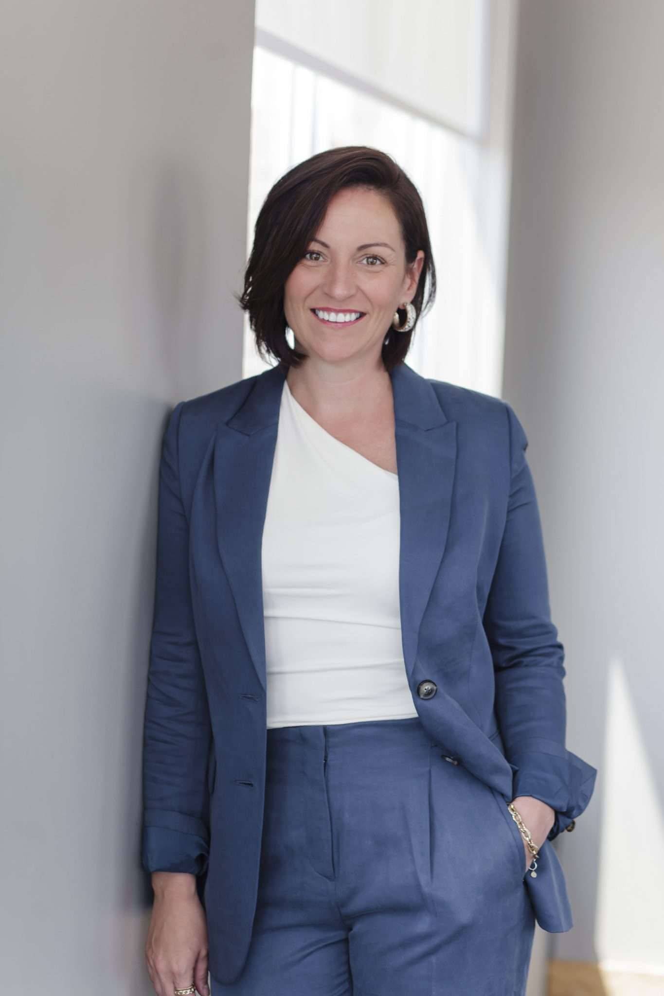 Distinguished Alumni - The Buzz